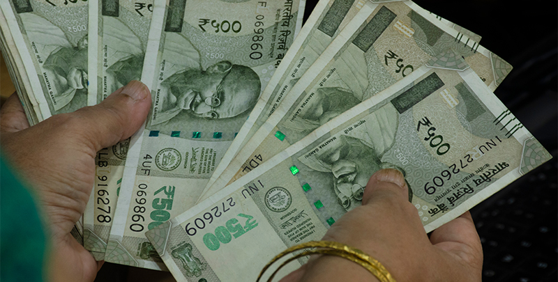 How Can You Withdraw Money From a Saving Bank Account | Axis Bank